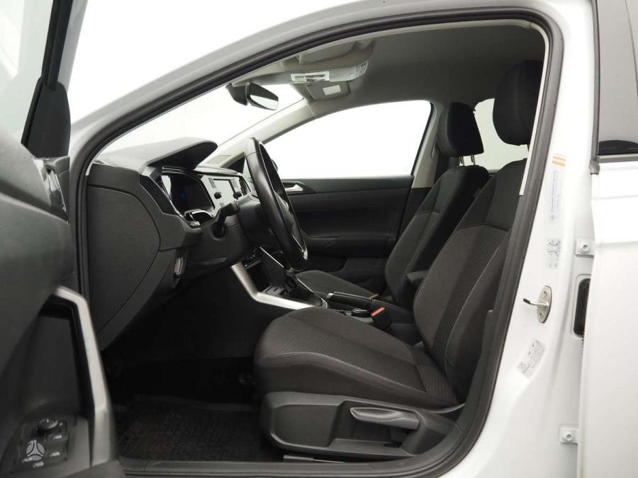 White Volkswagen Taigo 2023 in Vilnius, with an engine capacity of 1.00 L and mileage of 77 thousand km for 16500 €, photo 21 on AUTOMOTO.COM.LV