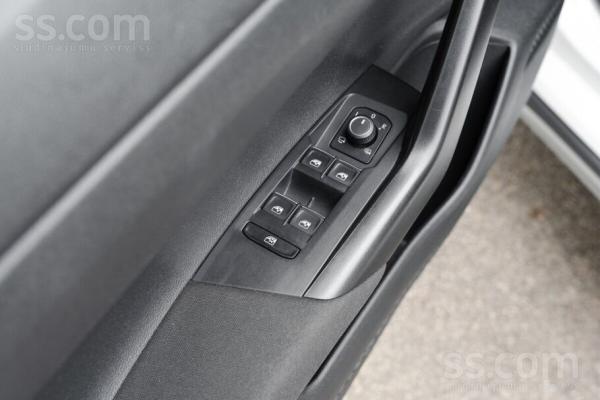 Balts Volkswagen Taigo 2023 Rīga, ar dzinēja tilpumu 1.00 L un nobraukumu 95 tūkst. km par 16850 €, foto 9 vietnē AUTOMOTO.COM.LV