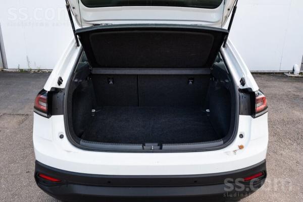Balts Volkswagen Taigo 2023 Rīga, ar dzinēja tilpumu 1.00 L un nobraukumu 94 tūkst. km par 13850 €, foto 9 vietnē AUTOMOTO.COM.LV