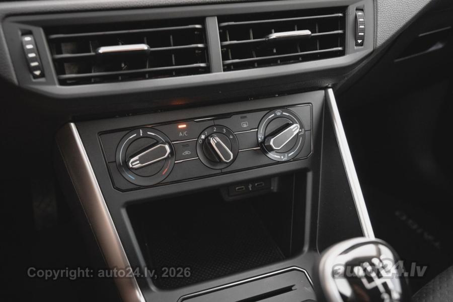 Balts Volkswagen Taigo 2022 Tallina, ar dzinēja tilpumu 1.00 L un nobraukumu 53 tūkst. km par 16790 €, foto 14 vietnē AUTOMOTO.COM.LV