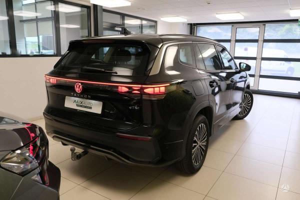 Black Volkswagen Tayron 2025 in Vilnius, with an engine capacity of 1.50 L and mileage of 8 thousand km for 35400 €, photo 2 on AUTOMOTO.COM.LV