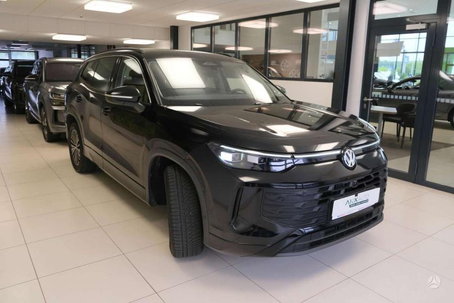 Melns Volkswagen Tayron 2025 Viļņa, ar dzinēja tilpumu 1.50 L un nobraukumu 8 tūkst. km par 35400 €, foto 4 vietnē AUTOMOTO.COM.LV