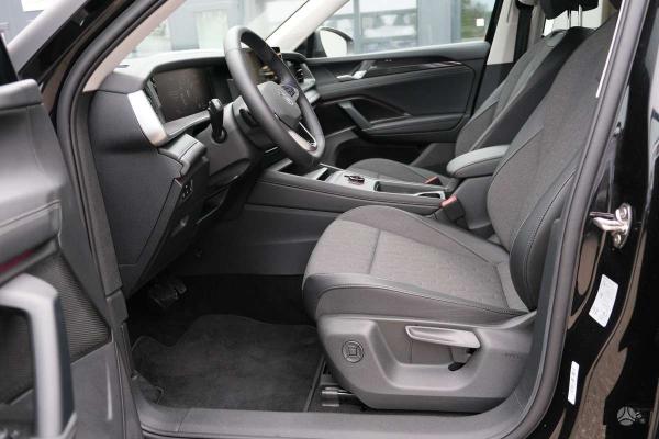 Black Volkswagen Tayron 2025 in Vilnius, with an engine capacity of 1.50 L and mileage of 8 thousand km for 35400 €, photo 7 on AUTOMOTO.COM.LV