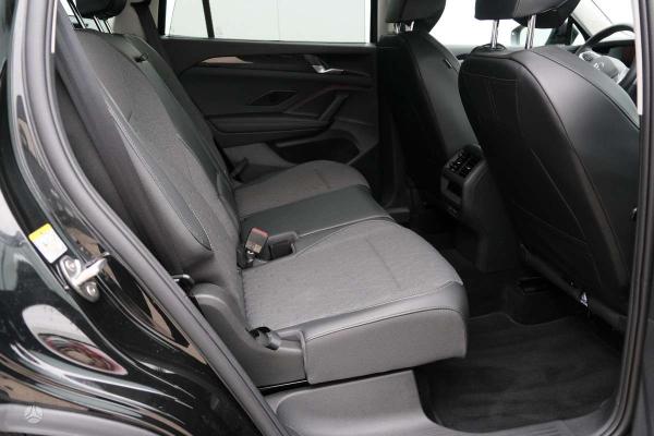 Black Volkswagen Tayron 2025 in Vilnius, with an engine capacity of 1.50 L and mileage of 8 thousand km for 35400 €, photo 9 on AUTOMOTO.COM.LV