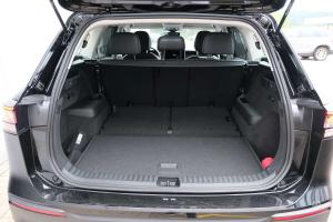 Melns Volkswagen Tayron 2025 Viļņa, ar dzinēja tilpumu 1.50 L un nobraukumu 8 tūkst. km par 35400 €, foto 28 vietnē AUTOMOTO.COM.LV