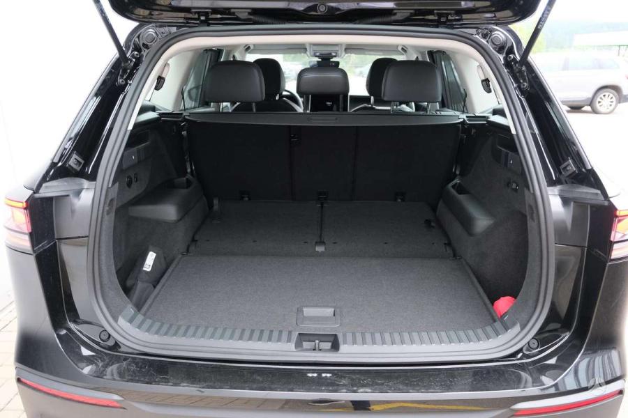 Melns Volkswagen Tayron 2025 Viļņa, ar dzinēja tilpumu 1.50 L un nobraukumu 8 tūkst. km par 35400 €, foto 28 vietnē AUTOMOTO.COM.LV