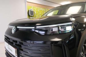 Melns Volkswagen Tayron 2025 Viļņa, ar dzinēja tilpumu 1.50 L un nobraukumu 8 tūkst. km par 35400 €, foto 30 vietnē AUTOMOTO.COM.LV