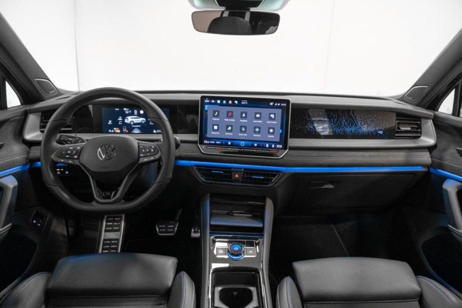 Melns Volkswagen Tayron 2025 Viļņa, ar dzinēja tilpumu 1.50 L un nobraukumu 20 tūkst. km par 47500 €, foto 10 vietnē AUTOMOTO.COM.LV