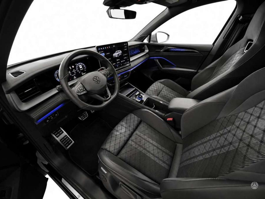 Black Volkswagen Tayron 2025 in Kaunas, with an engine capacity of 1.98 L and mileage of 72 thousand km for 44900 €, photo 9 on AUTOMOTO.COM.LV