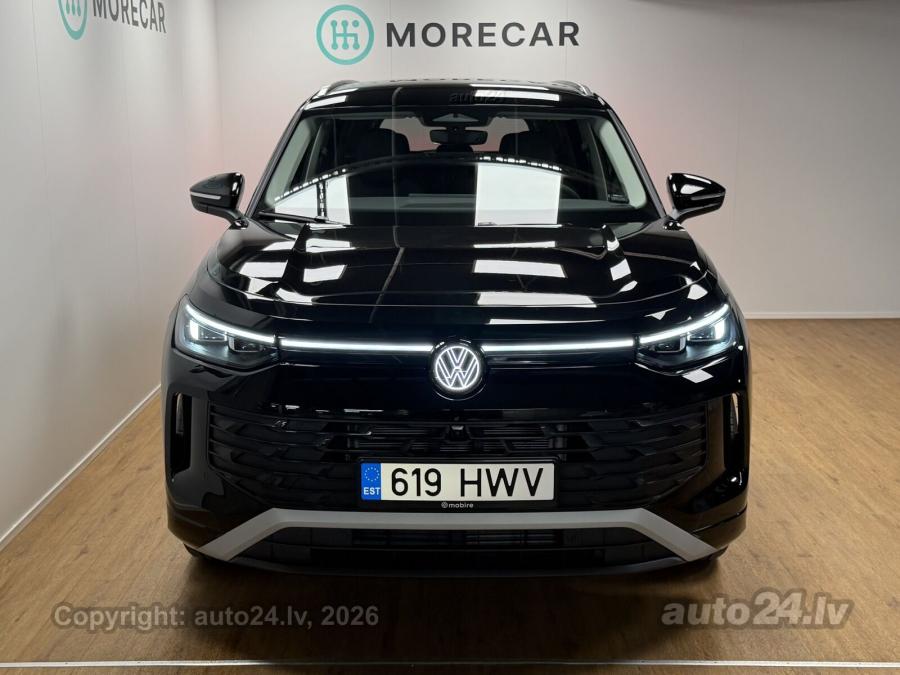 Black Volkswagen Tayron 2026 in Tallinn, with an engine capacity of 2.00 L and mileage of 6 thousand km for 50990 €, photo 6 on AUTOMOTO.COM.LV