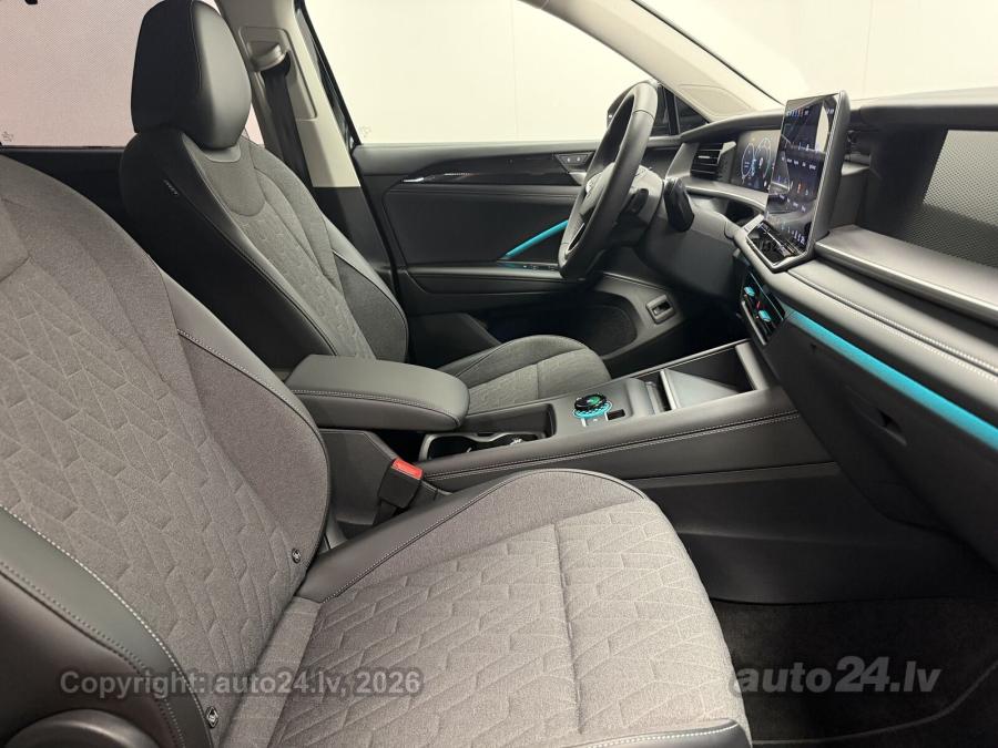 Black Volkswagen Tayron 2026 in Tallinn, with an engine capacity of 2.00 L and mileage of 6 thousand km for 50990 €, photo 17 on AUTOMOTO.COM.LV