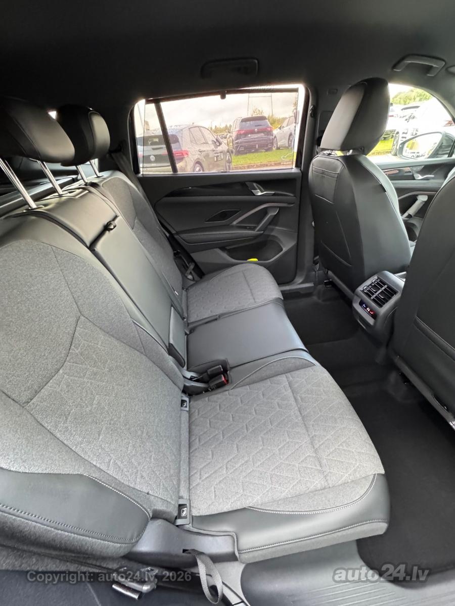 Melns Volkswagen Tayron 2026 Viljandi, ar dzinēja tilpumu 2.00 L un nobraukumu 0 tūkst. km par 45800 €, foto 7 vietnē AUTOMOTO.COM.LV