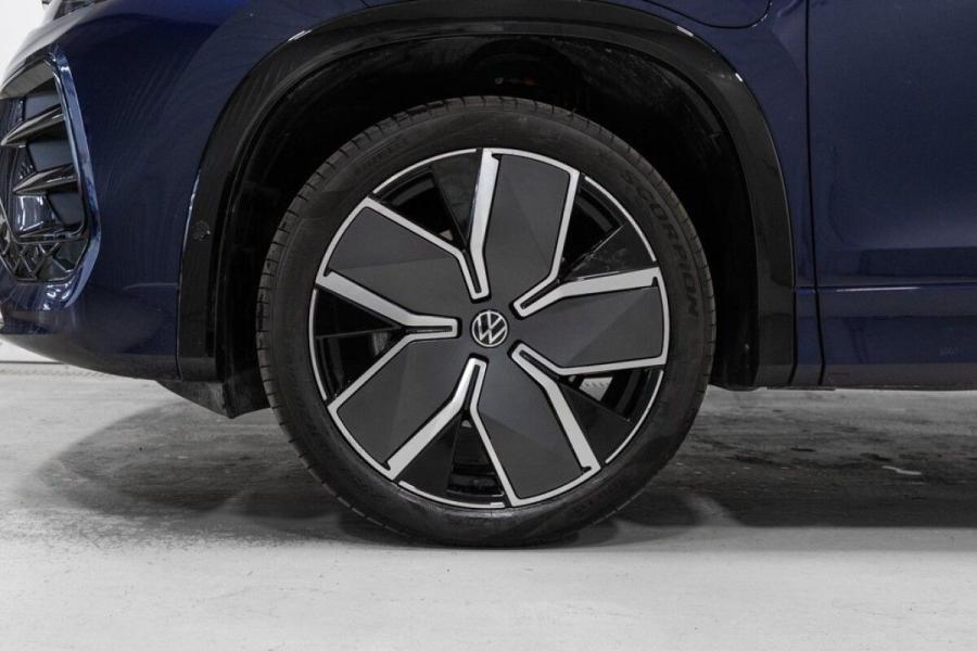 Zils Volkswagen Tayron 2025 Viļņa, ar dzinēja tilpumu 1.50 L un nobraukumu 19 tūkst. km par 47900 €, foto 33 vietnē AUTOMOTO.COM.LV