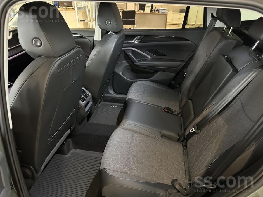 Green Volkswagen Tayron 2026 in Valmiera, with an engine capacity of 1.50 L and mileage of 0 thousand km for 40910 €, photo 10 on AUTOMOTO.COM.LV