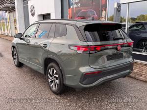 Zaļš Volkswagen Tayron 2026 Viljandi, ar dzinēja tilpumu 2.00 L un nobraukumu 0 tūkst. km par 48691 €, foto 4 vietnē AUTOMOTO.COM.LV