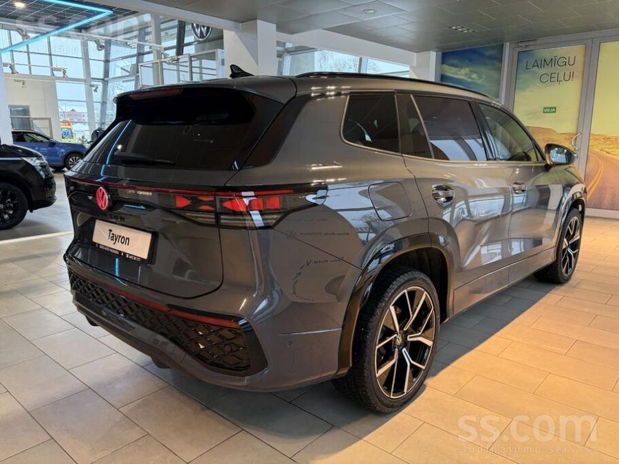 Pelēks Volkswagen Tayron 2025 Valmiera, ar dzinēja tilpumu 2.00 L un nobraukumu 5 tūkst. km par 49500 €, foto 6 vietnē AUTOMOTO.COM.LV
