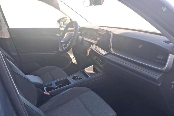 Grey Volkswagen Tayron 2025 in Klaipeda, with an engine capacity of 1.50 L and mileage of 30 thousand km for 34900 €, photo 7 on AUTOMOTO.COM.LV