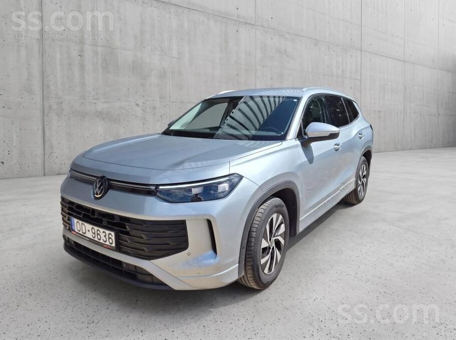 Pelēks Volkswagen Tayron 2025 Rīga, ar dzinēja tilpumu 1.50 L un nobraukumu 32 tūkst. km par 34400 €, foto 1 vietnē AUTOMOTO.COM.LV