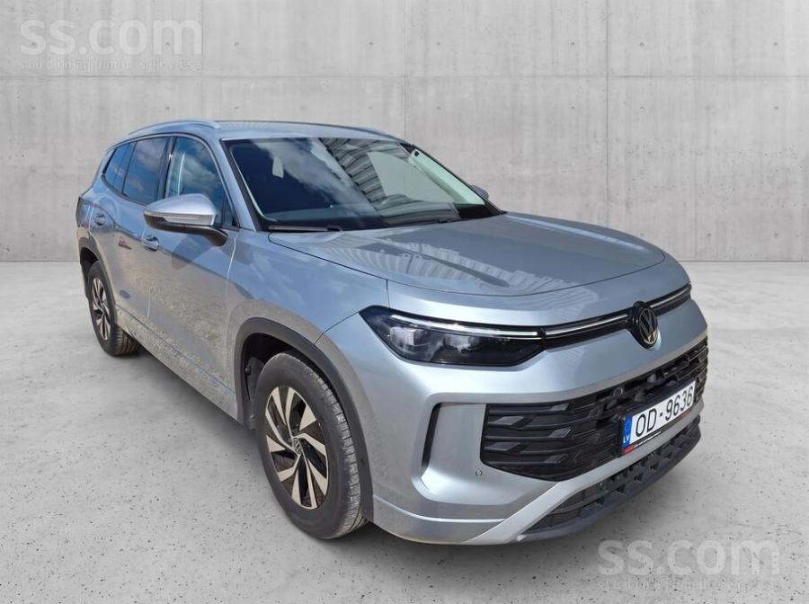 Pelēks Volkswagen Tayron 2025 Rīga, ar dzinēja tilpumu 1.50 L un nobraukumu 32 tūkst. km par 34400 €, foto 3 vietnē AUTOMOTO.COM.LV