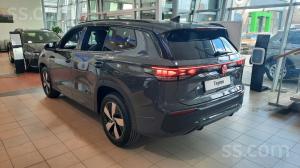 Pelēks Volkswagen Tayron 2026 Daugavpils, ar dzinēja tilpumu 2.00 L un nobraukumu 10 tūkst. km par 38372 €, foto 4 vietnē AUTOMOTO.COM.LV