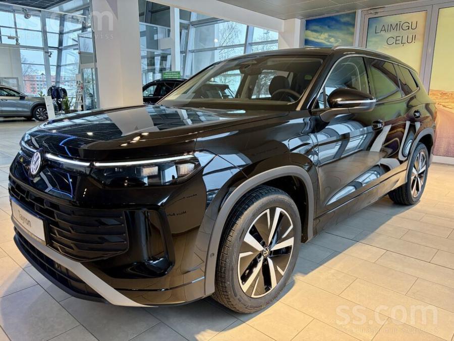 Pelēks Volkswagen Tayron 2026 Valmiera, ar dzinēja tilpumu 1.50 L un nobraukumu 7 tūkst. km par 42130 €, foto 4 vietnē AUTOMOTO.COM.LV