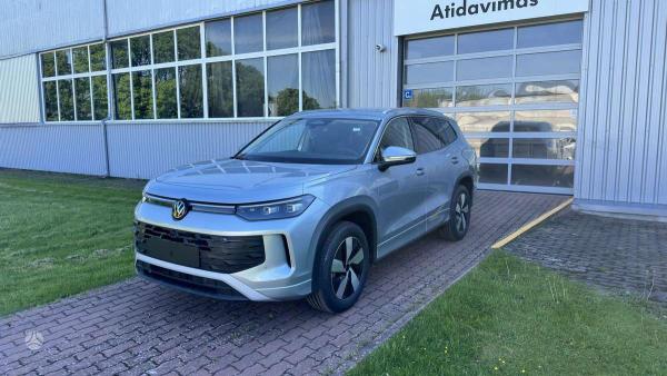 Pelēks Volkswagen Tayron 2026 Panevēža, ar dzinēja tilpumu 1.97 L un nobraukumu 10 tūkst. km par 43400 €, foto 1 vietnē AUTOMOTO.COM.LV