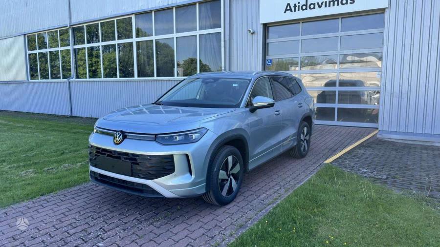 Pelēks Volkswagen Tayron 2026 Panevēža, ar dzinēja tilpumu 1.97 L un nobraukumu 10 tūkst. km par 43400 €, foto 1 vietnē AUTOMOTO.COM.LV
