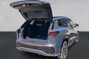 Pelēks Volkswagen Tayron 2026 Klaipėda, ar dzinēja tilpumu 1.50 L un nobraukumu 208 tūkst. km par 49900 €, foto 8 vietnē AUTOMOTO.COM.LV
