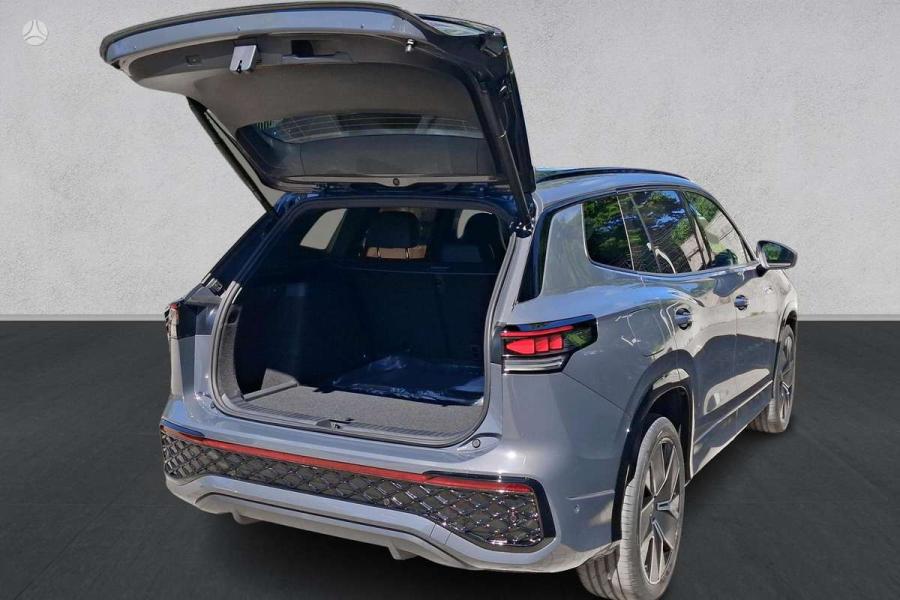 Pelēks Volkswagen Tayron 2026 Klaipėda, ar dzinēja tilpumu 1.50 L un nobraukumu 208 tūkst. km par 49900 €, foto 8 vietnē AUTOMOTO.COM.LV