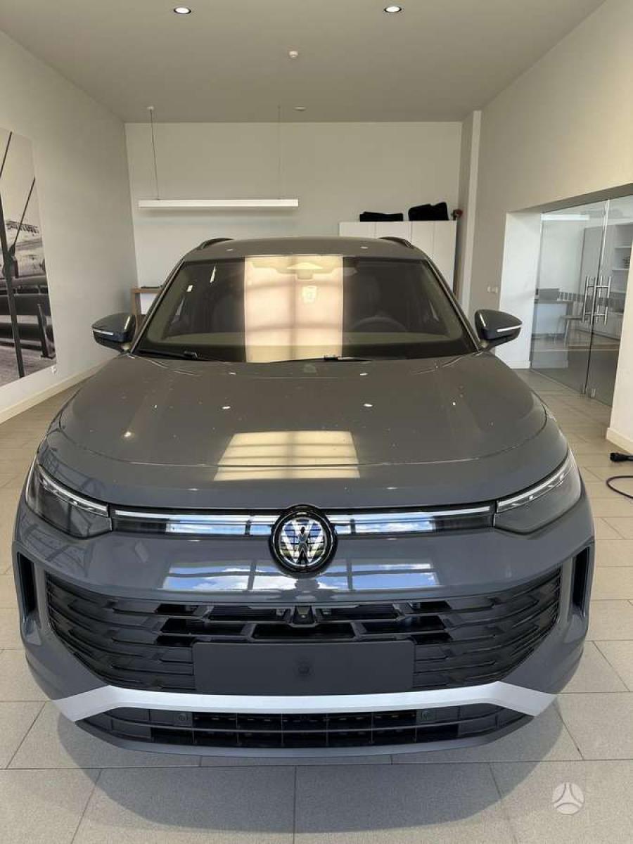 Pelēks Volkswagen Tayron 2026 Panevēža, ar dzinēja tilpumu 1.97 L un nobraukumu 0 tūkst. km par 48500 €, foto 4 vietnē AUTOMOTO.COM.LV