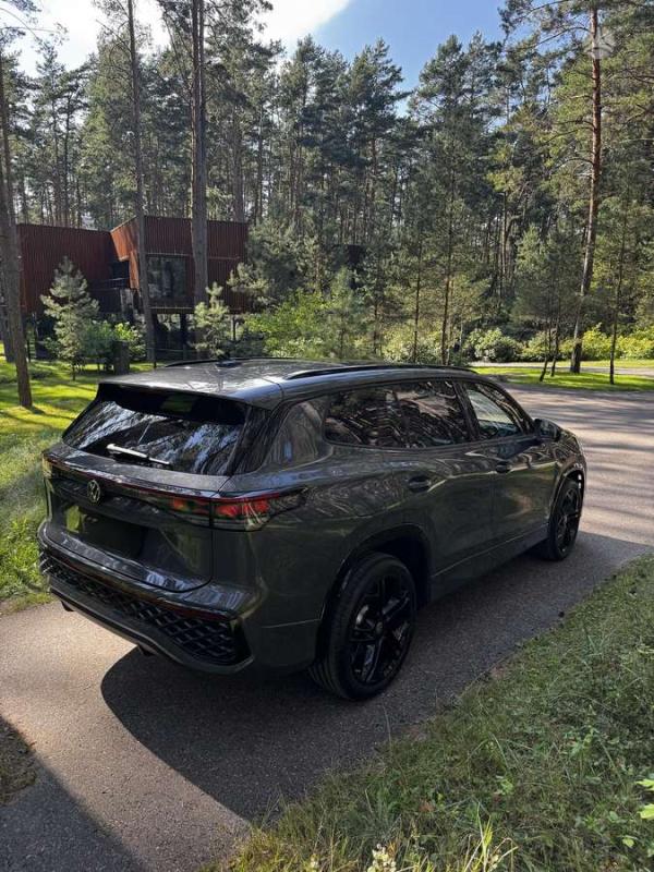 Pelēks Volkswagen Tayron 2026 Viļņa, ar dzinēja tilpumu 1.50 L un nobraukumu 3 tūkst. km par 54600 €, foto 7 vietnē AUTOMOTO.COM.LV