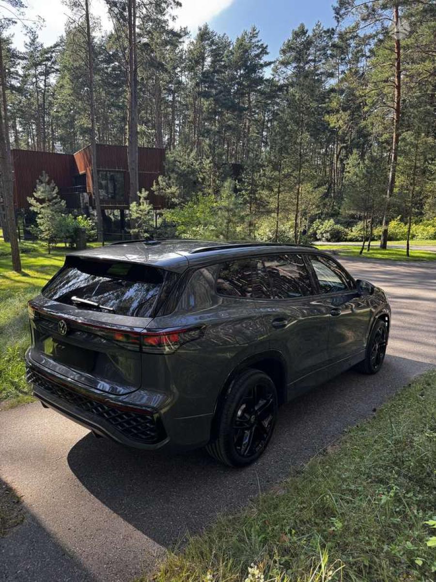 Pelēks Volkswagen Tayron 2026 Viļņa, ar dzinēja tilpumu 1.50 L un nobraukumu 3 tūkst. km par 54600 €, foto 7 vietnē AUTOMOTO.COM.LV