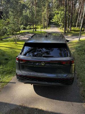 Pelēks Volkswagen Tayron 2026 Viļņa, ar dzinēja tilpumu 1.50 L un nobraukumu 3 tūkst. km par 54600 €, foto 8 vietnē AUTOMOTO.COM.LV