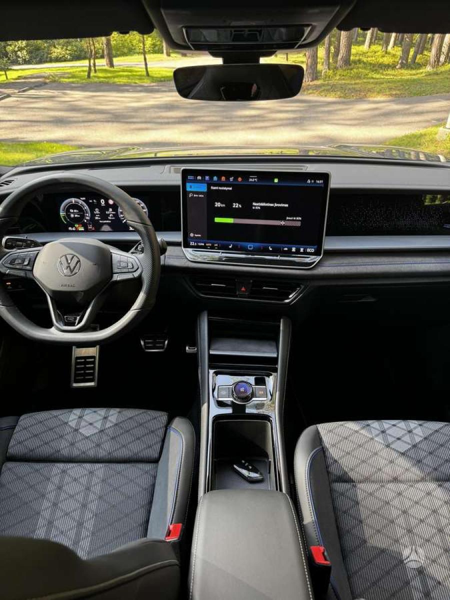 Pelēks Volkswagen Tayron 2026 Viļņa, ar dzinēja tilpumu 1.50 L un nobraukumu 3 tūkst. km par 54600 €, foto 13 vietnē AUTOMOTO.COM.LV