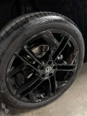 Pelēks Volkswagen Tayron 2026 Viļņa, ar dzinēja tilpumu 1.50 L un nobraukumu 3 tūkst. km par 54600 €, foto 33 vietnē AUTOMOTO.COM.LV