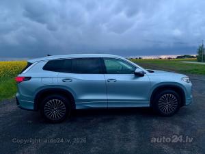 Pelēks Volkswagen Tayron 2025 Tallina, ar dzinēja tilpumu 1.50 L un nobraukumu 10 tūkst. km par 44000 €, foto 4 vietnē AUTOMOTO.COM.LV