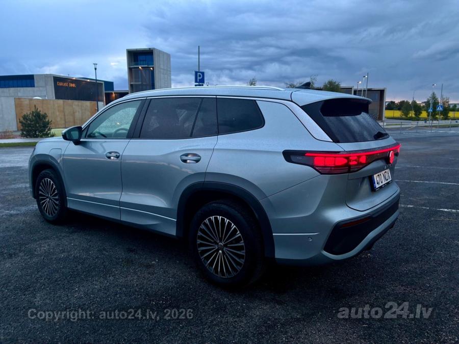 Pelēks Volkswagen Tayron 2025 Tallina, ar dzinēja tilpumu 1.50 L un nobraukumu 10 tūkst. km par 44000 €, foto 5 vietnē AUTOMOTO.COM.LV
