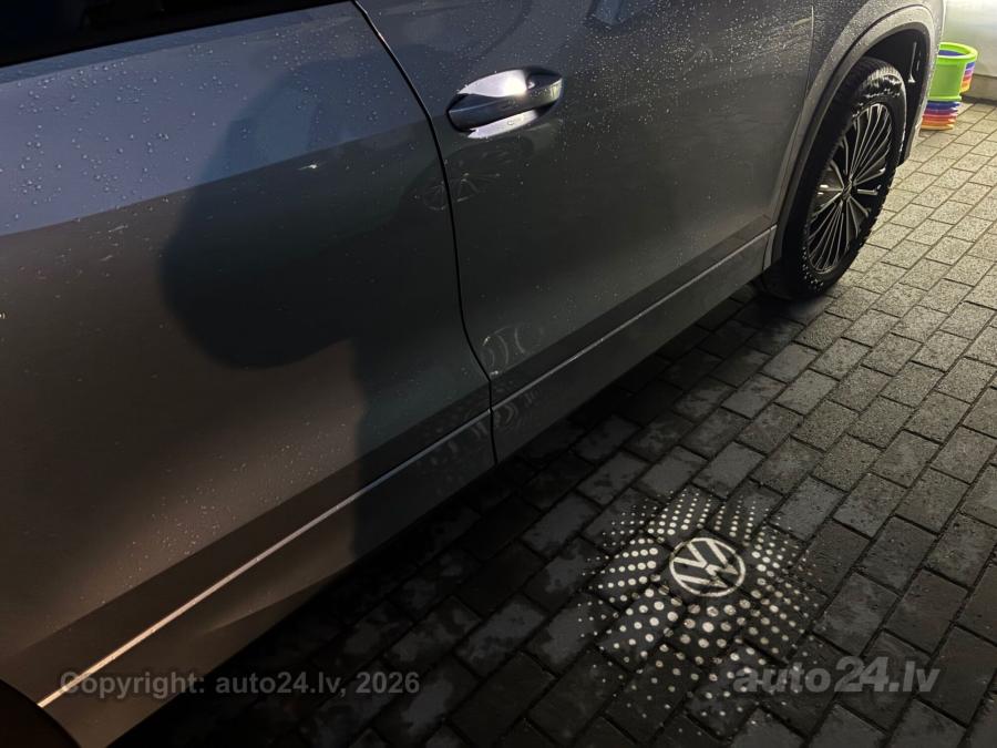 Pelēks Volkswagen Tayron 2025 Tallina, ar dzinēja tilpumu 1.50 L un nobraukumu 10 tūkst. km par 44000 €, foto 16 vietnē AUTOMOTO.COM.LV