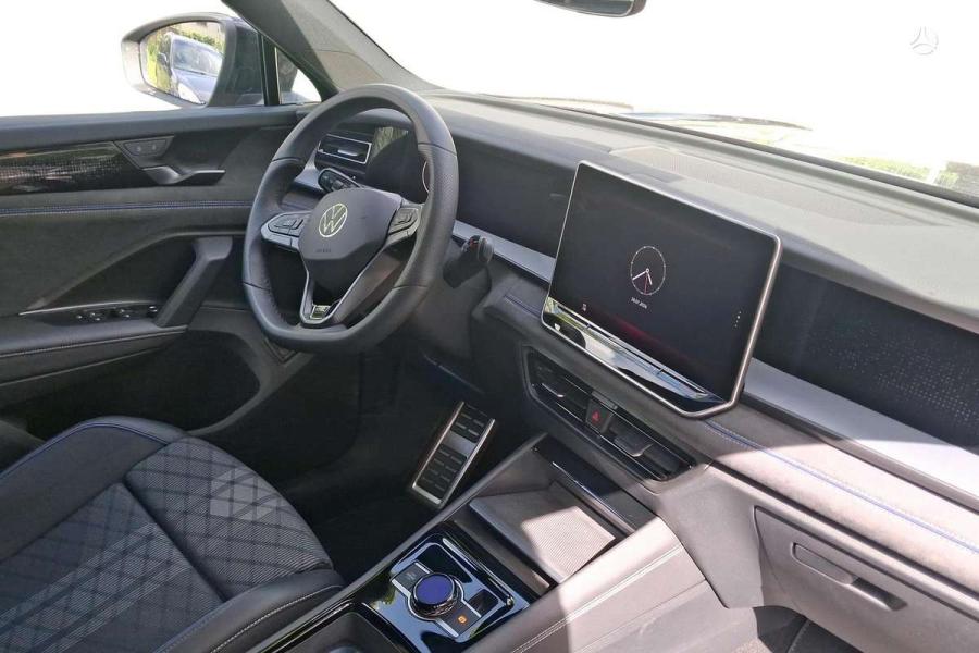 Violet Volkswagen Tayron 2025 in Klaipeda, with an engine capacity of 1.50 L and mileage of 20 thousand km for 46500 €, photo 9 on AUTOMOTO.COM.LV