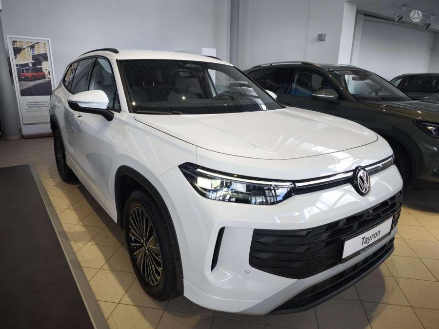 White Volkswagen Tayron 2026 in Siauliai, with an engine capacity of 1.50 L and mileage of 0 thousand km for 40403 €, photo 3 on AUTOMOTO.COM.LV