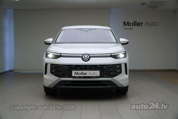 Balts Volkswagen Tayron 2025 Tallina, ar dzinēja tilpumu 1.50 L un nobraukumu 12 tūkst. km par 41900 €, foto 2 vietnē AUTOMOTO.COM.LV
