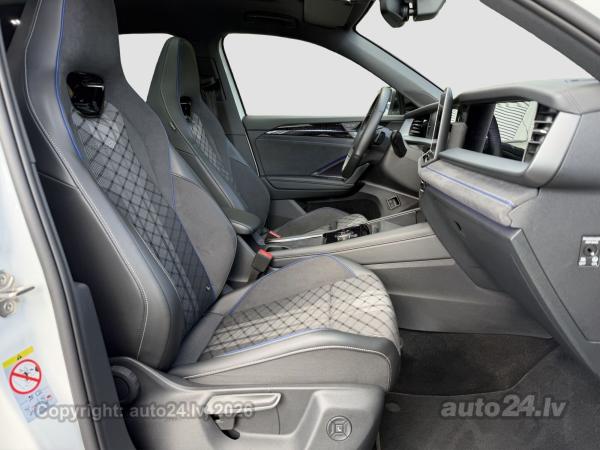 Volkswagen Tayron 2025 in Parnu on AUTOMOTO.COM.LV White Volkswagen Tayron 2025 in Parnu, with an engine capacity of 1.50 L and mileage of 11 thousand km for 52900 €, photo 6 on AUTOMOTO.COM.LV