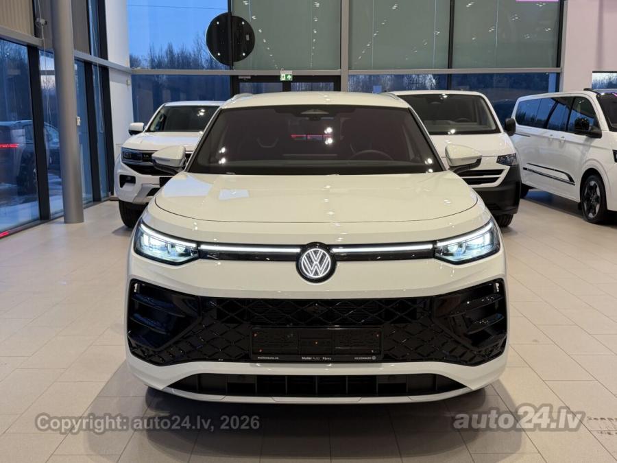 Balts Volkswagen Tayron 2026 Pērnava, ar dzinēja tilpumu 1.50 L un nobraukumu 1 tūkst. km par 46837 €, foto 2 vietnē AUTOMOTO.COM.LV