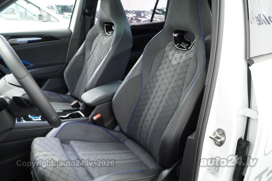 White Volkswagen Tayron 2026 in Tallinn, with an engine capacity of 1.50 L and mileage of 6 thousand km for 54900 €, photo 12 on AUTOMOTO.COM.LV