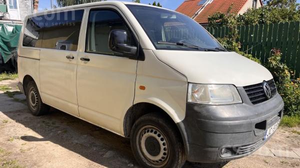 White Volkswagen Teramont 2003 in Jelgava, with an engine capacity of 2.50 L and mileage of 424 thousand km for 4000 €, photo 2 on AUTOMOTO.COM.LV