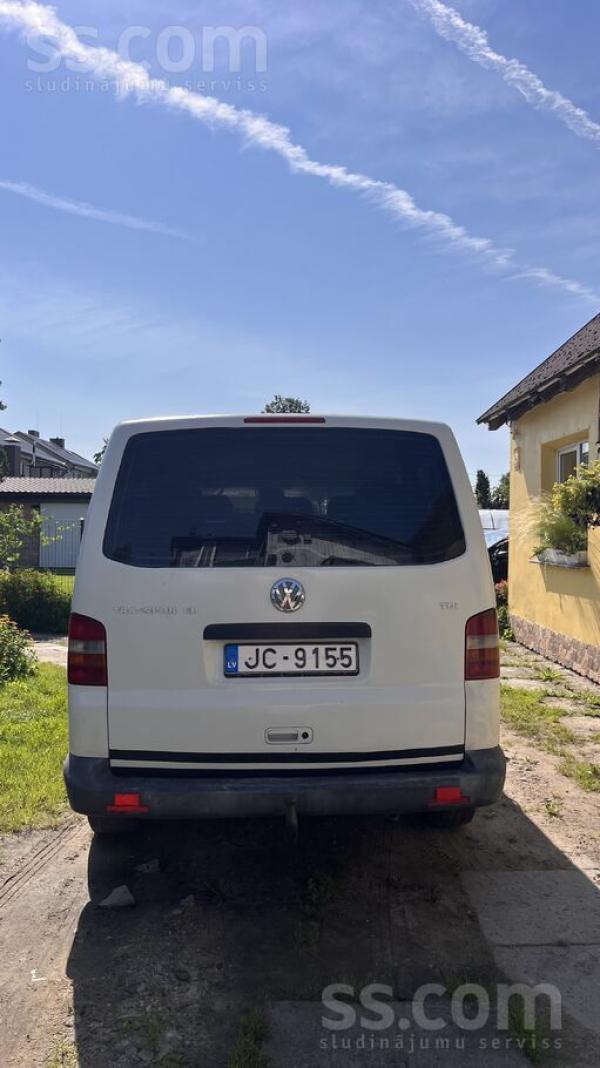 White Volkswagen Teramont 2003 in Jelgava, with an engine capacity of 2.50 L and mileage of 424 thousand km for 4000 €, photo 4 on AUTOMOTO.COM.LV