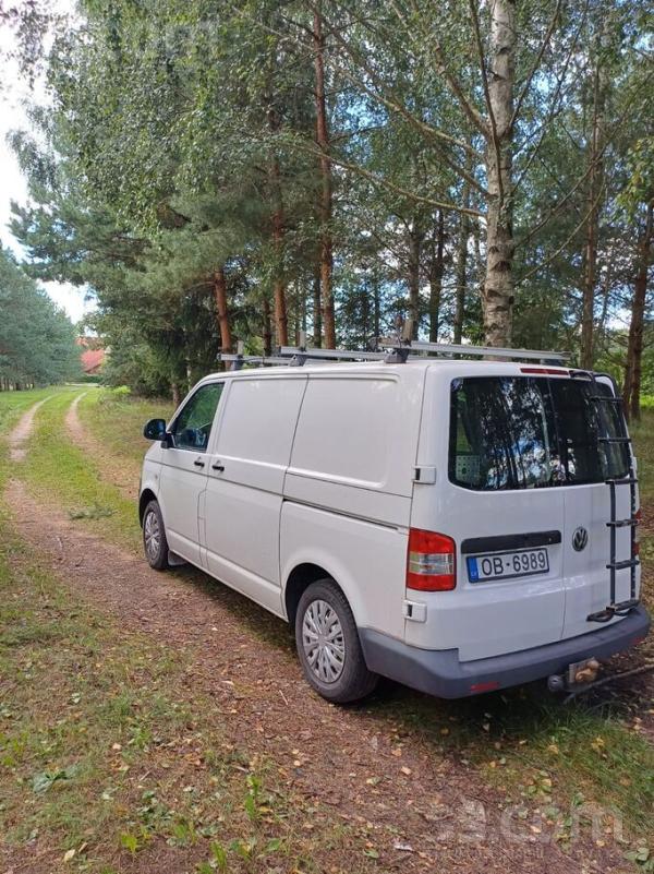 White Volkswagen Teramont 2014 in Riga, with an engine capacity of 2.00 L and mileage of 218 thousand km for 11500 €, photo 1 on AUTOMOTO.COM.LV