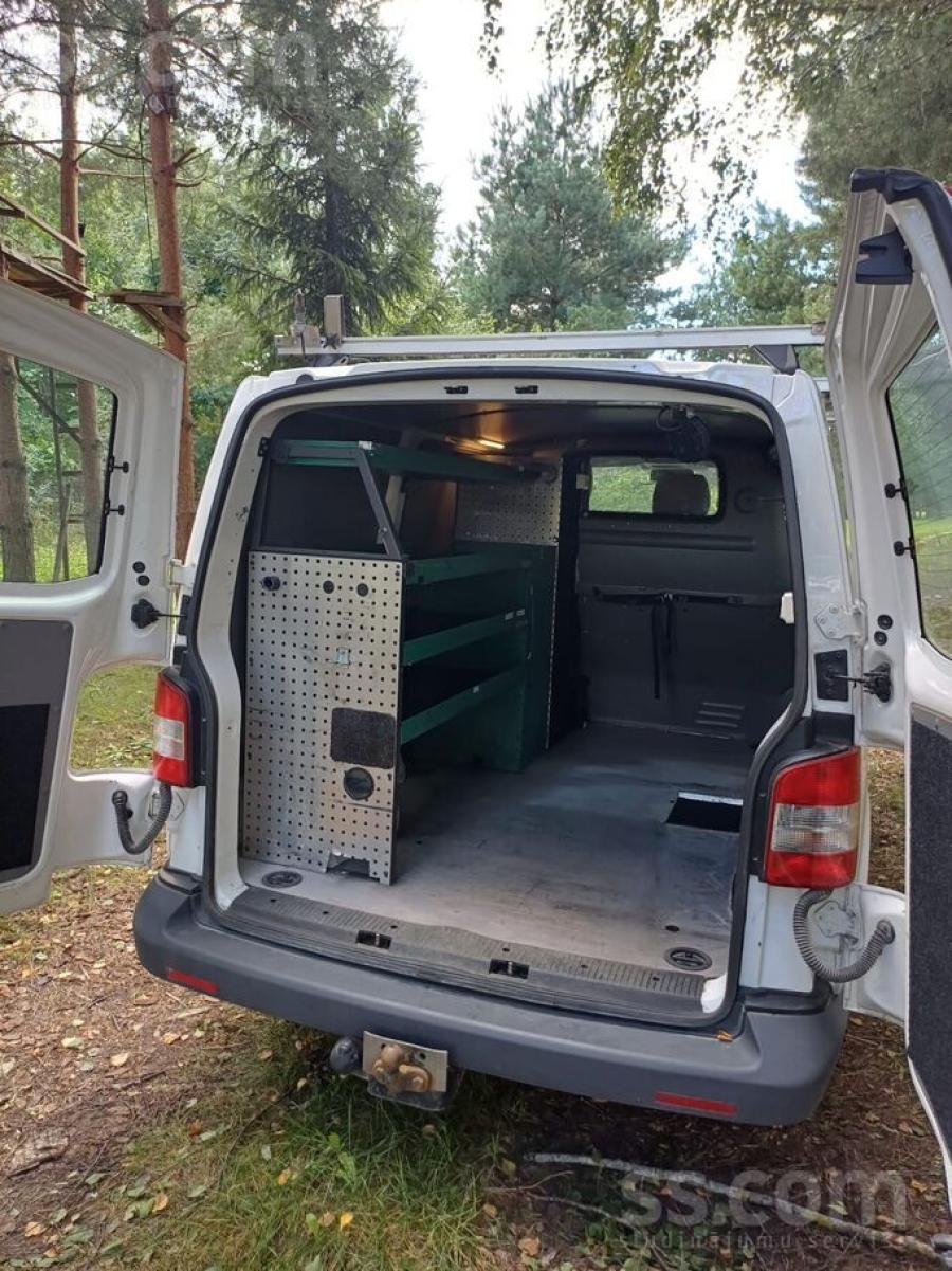 White Volkswagen Teramont 2014 in Riga, with an engine capacity of 2.00 L and mileage of 218 thousand km for 11500 €, photo 8 on AUTOMOTO.COM.LV