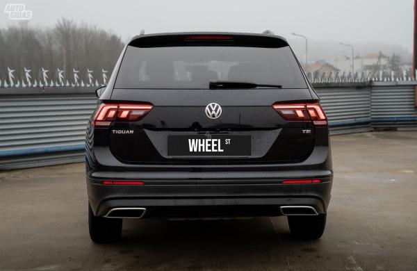 Melns Volkswagen Tiguan Allspace 2018 Viļņa, ar dzinēja tilpumu 2.00 L un nobraukumu 117 tūkst. km par 14450 €, foto 6 vietnē AUTOMOTO.COM.LV
