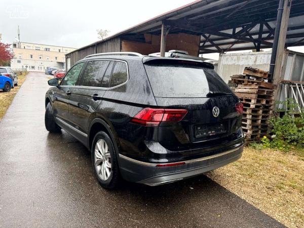 Melns Volkswagen Tiguan Allspace 2018 Kauņa, ar dzinēja tilpumu 2.00 L un nobraukumu 85 tūkst. km par 30589 €, foto 6 vietnē AUTOMOTO.COM.LV